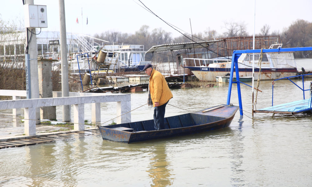 POTOPLJENE KUĆE I ŠETALIŠTA, DŽAKOVI… Ovako danas izgledaju POPLAVE U ...